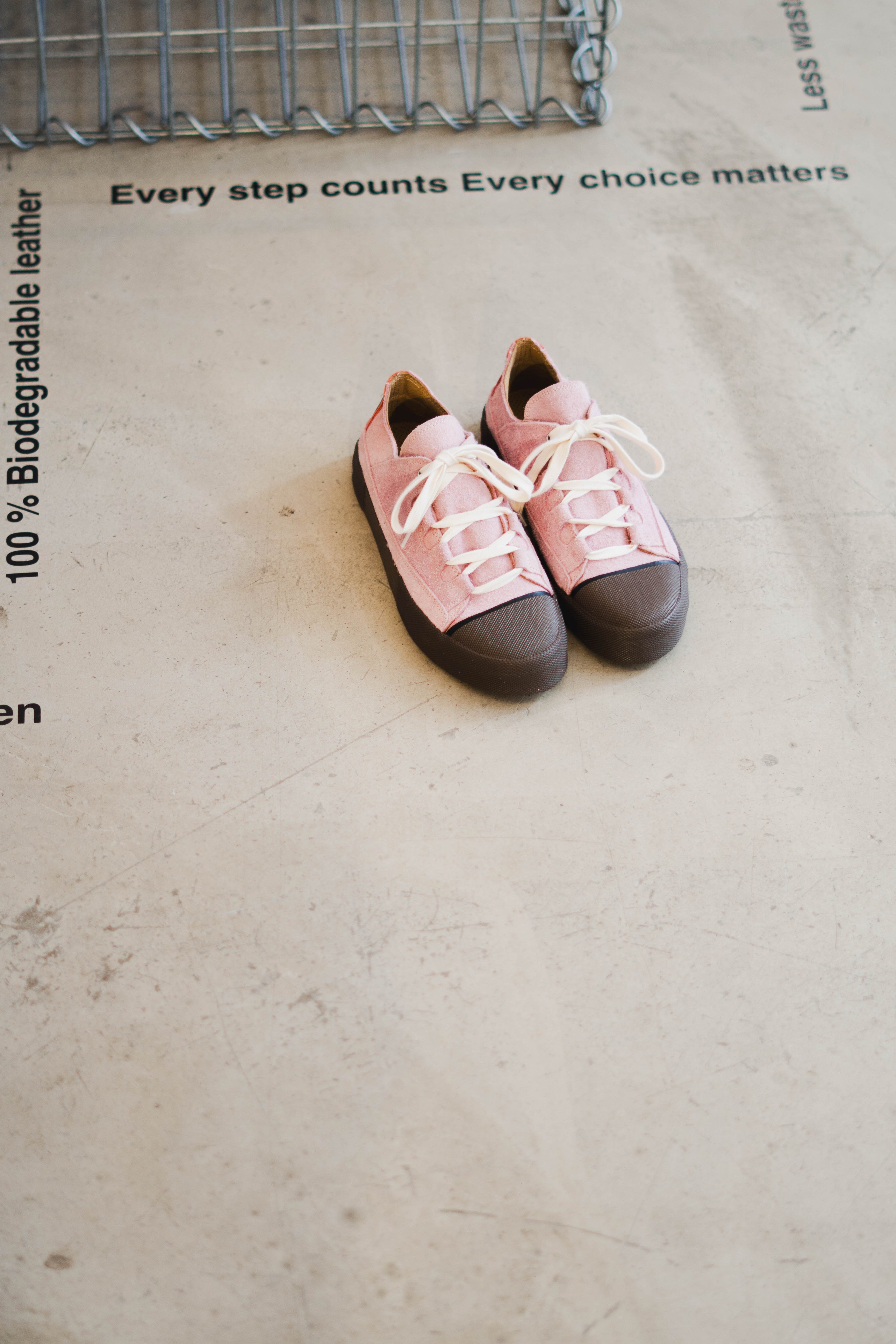 WOLLOW – Wollow Official